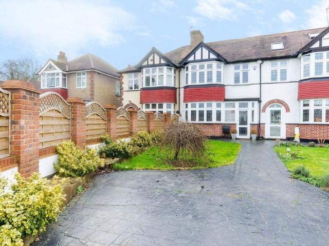 Stokes Road, Shirley, Croydon, CR0 3 bed house to rent £2,400 pcm £554 pw