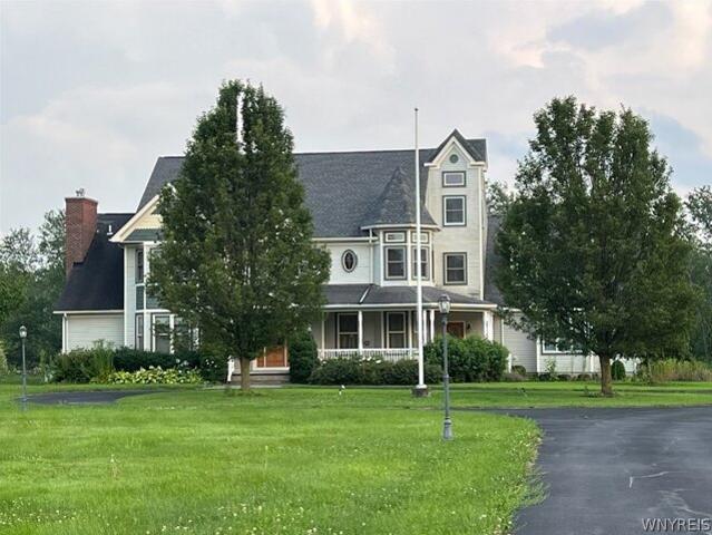 Stolle Rd, East Aurora, Home For Sale