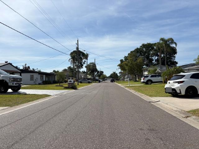 Stolls Ave
