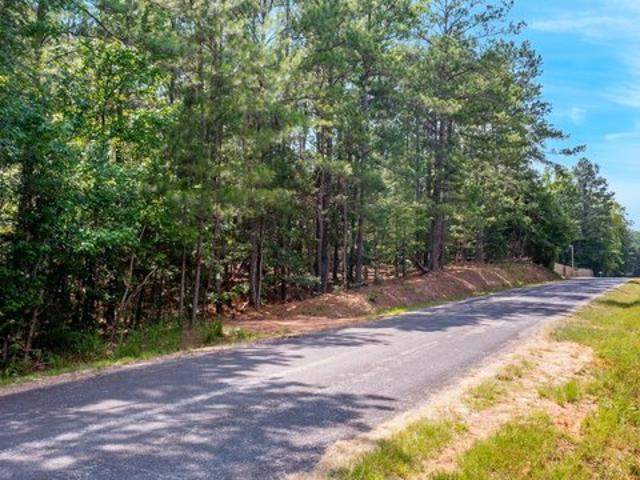 Stomp Springs Rd, Clinton, SC 29325