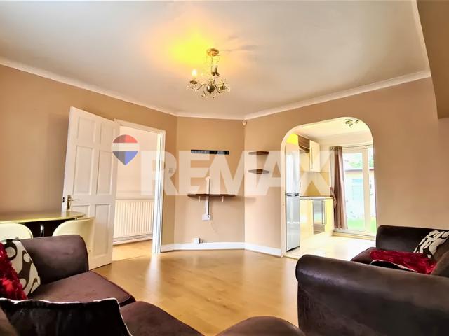 Stonard Road, Dagenham RM8 2 bed terraced house to rent £2,150 pcm £496 pw