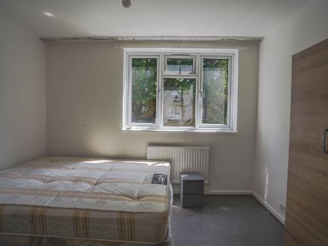 Stondon Walk, London E6, Room to rent, £900 pcm | PrimeLocation