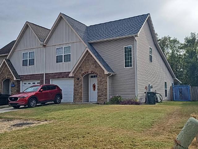 Stone Trace Dr
