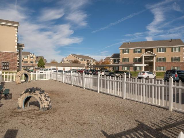 Stone Brook Apartments 2 Bedroom Apartment for Rent at 600 Pioneer Rd, Rexburg, ID 83440