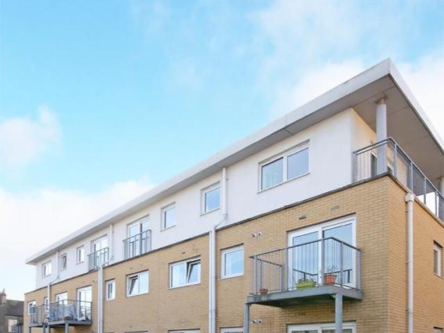 Stone Court, 11A Flint Close. 3 bed flat to rent £2,500 pcm £577 pw