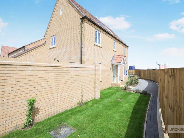 Stone Close, Huntingdon PE28, 3 bed property to rent, £1,800 pcm | PrimeLocation