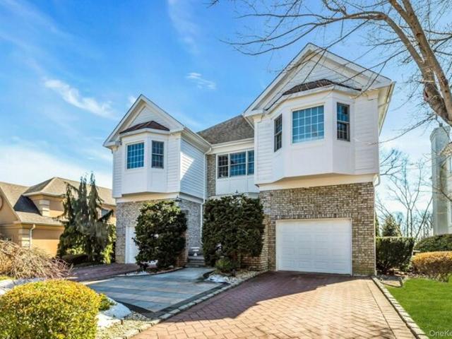 Stone Hill Dr S, Manhasset, Home For Sale