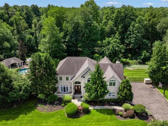 Stone Meadow Ln, Suffern, Home For Sale
