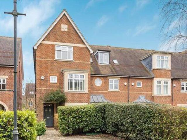 Stone Meadow, Waterways, 4 Bedroom End