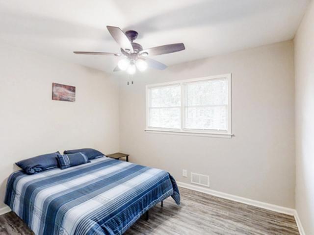Stone Mountain Home, a 4 minute walk to bus stop S Indian Creek Dr@Seneca Way