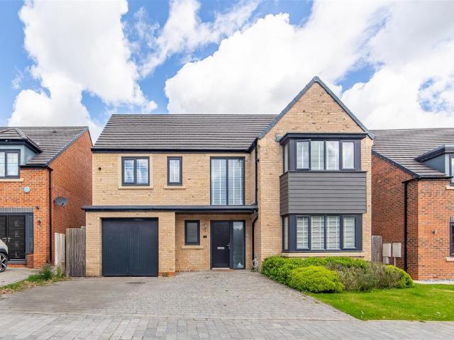 Stoneman Court, Hazlerigg, Newcastle. 4 bed detached house to rent £2,350 pcm £542 pw