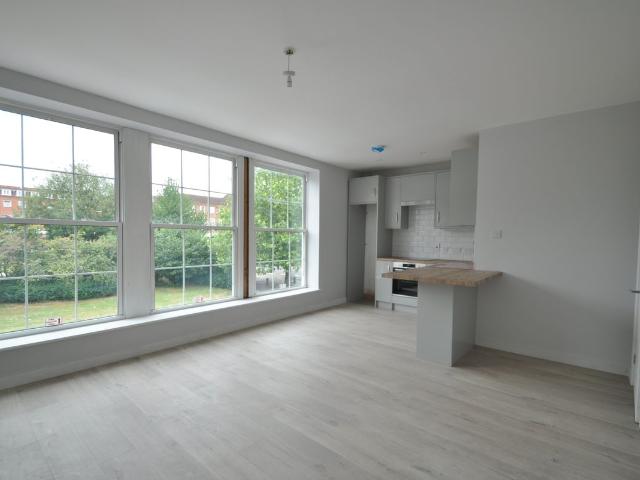 Stonebank, Welwyn Garden City AL8, 1 bed flat to rent, £1,200 pcm | PrimeLocation