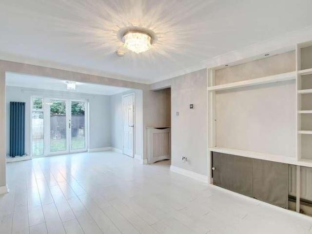 Stonebridge Field, Eton, SL4