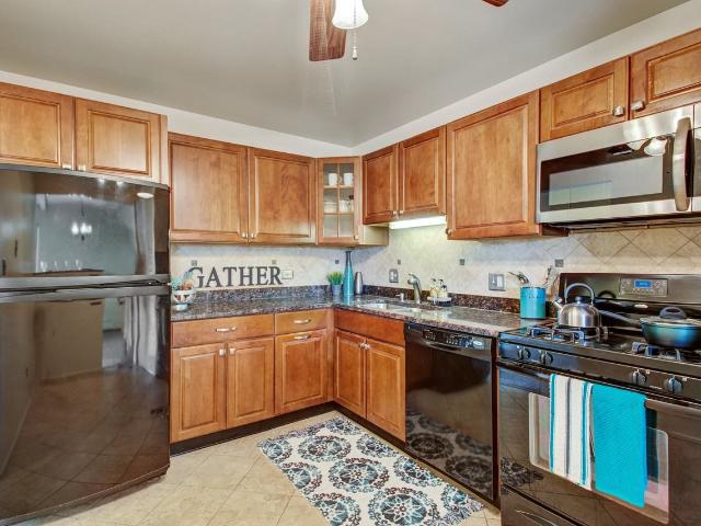 Stonebridge of Arlington Heights 1 Bedroom Apartment for Rent at 650 W Rand Rd, Arlington Heights, IL 60004