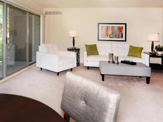 Stonebridge of Arlington Heights 2 Bedroom Apartment for Rent at 650 W Rand Rd, Arlington Heights, IL 60004