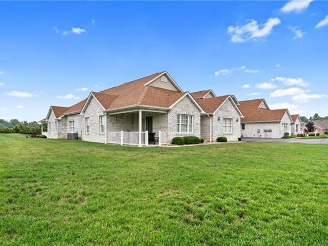 Stonecliff Ln, Butler, Condo For Sale