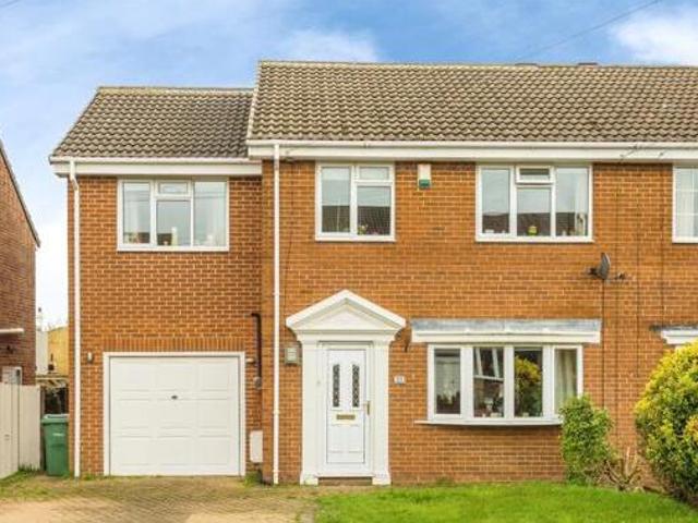 Stonecliffe Drive, Middlestown, 4 Bedroom Semi detached