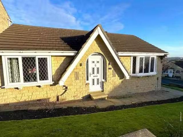 Stonecroft, Eccleshill, Bradford 2 bed detached bungalow for s.