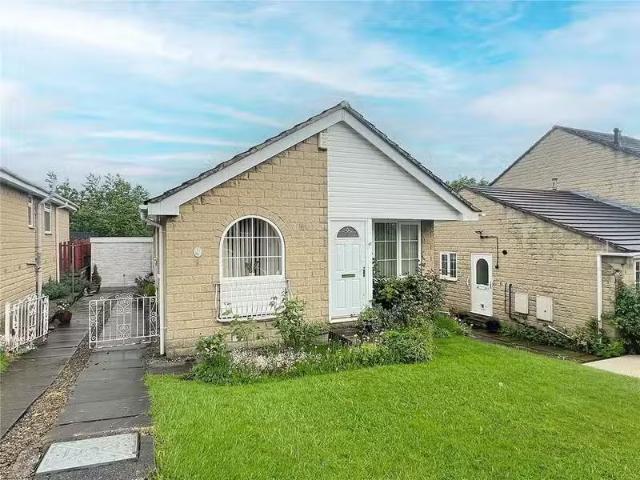 Stonecroft, Eccleshill, Bradford, BD2 2 bed bungalow for sale.