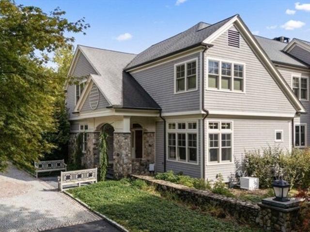 Stonegate Dr, Westwood, Home For Sale
