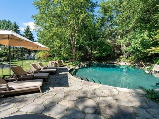 Stonegate Dr, Westwood, Home For Sale