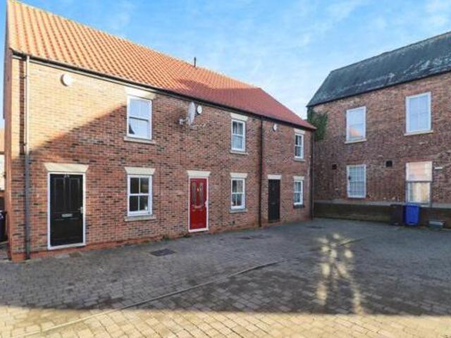 Stonegate, Thorne, 3 Bedroom End