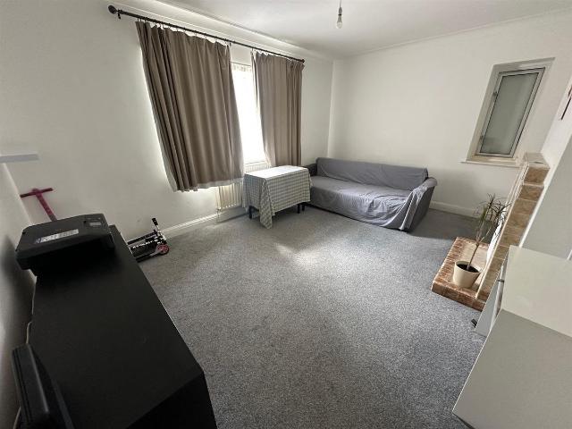 Stonegrove, Edgware HA8, 2 bed flat to rent, £1,675 pcm | PrimeLocation