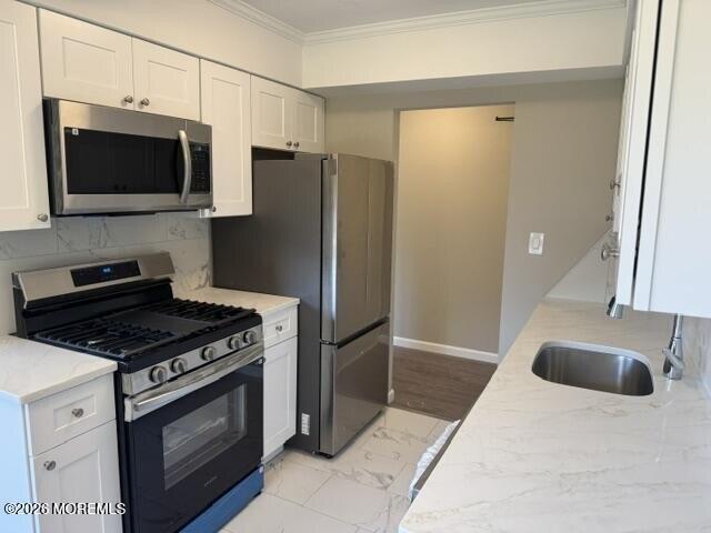 Stonehurst Blvd Apt E, Freehold, Condo For Sale