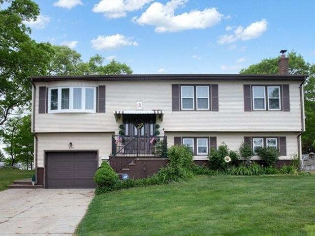 Stonehaven Rd, Fall River, Home For Sale