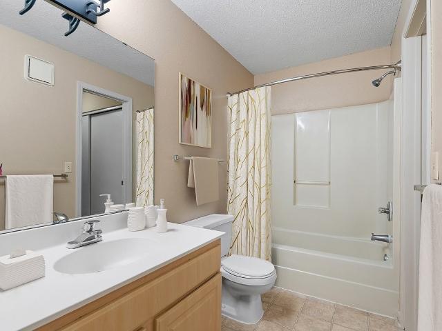 Stonehill 2 Bedroom Apartment for Rent at 3501 Xenium Ln N, Plymouth, MN 55441 Plymouth Wayzata