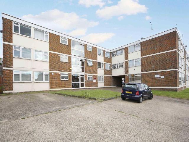 Stonehill Court, Markfield Gardens, Chingford E4, 1 bed flat to rent, £1,195 pcm | PrimeLocation