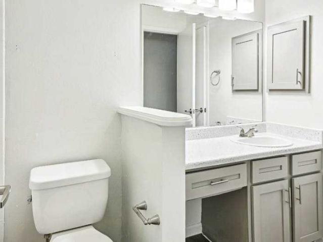 Stonehill at Pipers Creek 1 Bedroom Apartment for Rent at 7940 Pipers Creek St, San Antonio, TX 78251 Crown Meadows