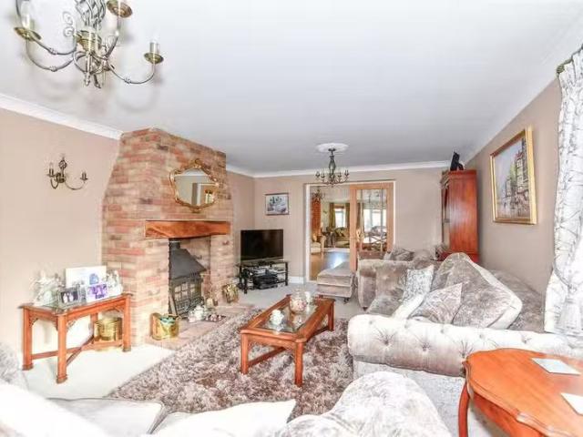 Stonehill, Sellindge, Ashford, Kent 4 bed detached house £95.