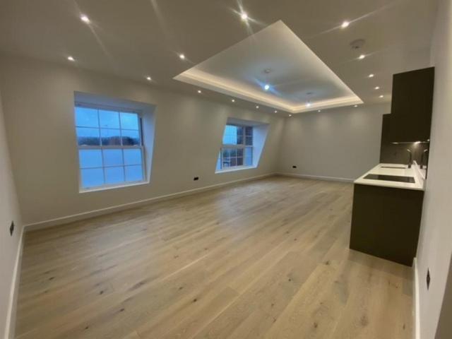 Stonehills, WELWYN GARDEN CITY 1 bed apartment to rent £1,650 pcm £381 pw