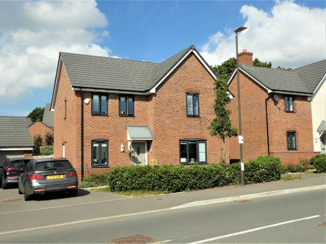 Stonehouse GL10, 4 bed detached house to rent, £1,750 pcm | PrimeLocation