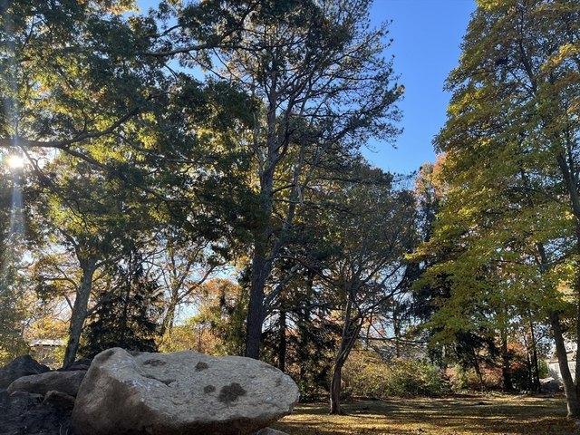 Stoneledge Rd, Dartmouth, MA 02748