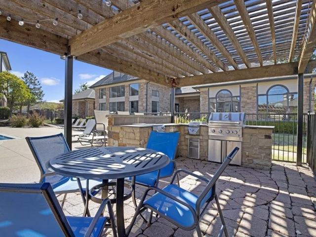 Stoneleigh on May Apartment Homes 1 Bedroom Apartment for Rent at 14300 N May Ave, Oklahoma City, OK 73134