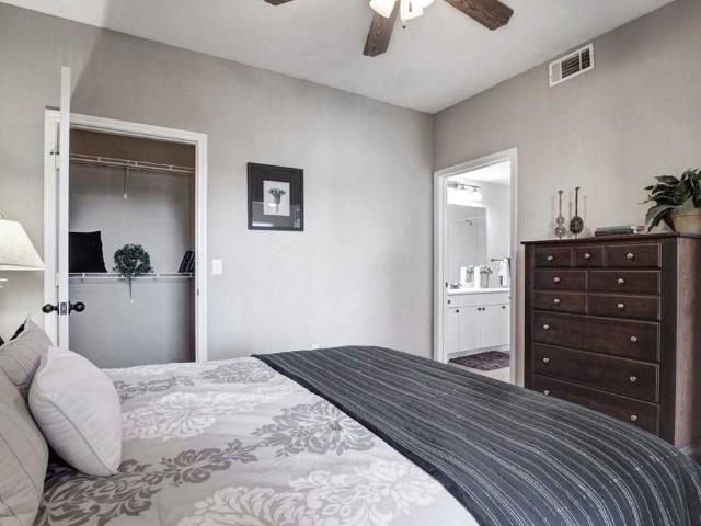 Stoneleigh on May Apartment Homes 2 Bedroom Apartment for Rent at 14300 N May Ave, Oklahoma City, OK 73134