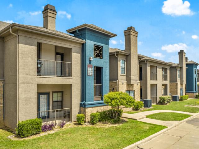 Stoneleigh on Cartwright 3 Bedroom Apartment for Rent at 500 W Cartwright Rd, Balch Springs, TX 75180