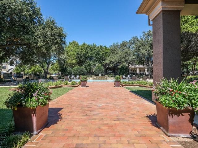 Stoneleigh on Spring Creek 1 Bedroom Apartment for Rent at 5501 Naaman Forest Blvd, Garland, TX 75044