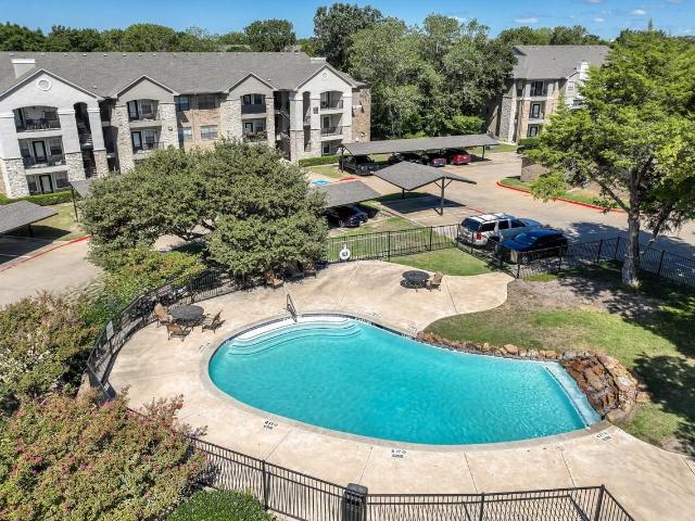 Stoneleigh on Spring Creek 1 Bedroom Apartment for Rent at 5501 Naaman Forest Blvd, Garland, TX 75044