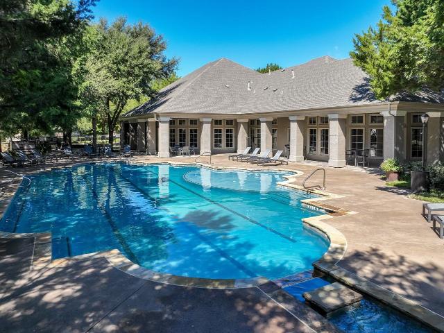Stoneleigh on Spring Creek 2 Bedroom Apartment for Rent at 5501 Naaman Forest Blvd, Garland, TX 75044