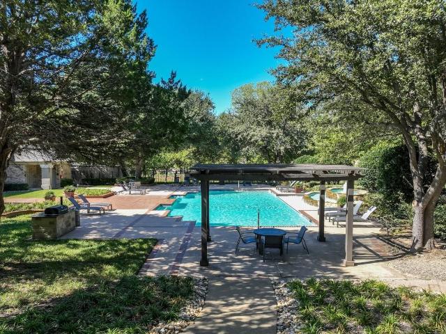 Stoneleigh on Spring Creek 2 Bedroom Apartment for Rent at 5501 Naaman Forest Blvd, Garland, TX 75044