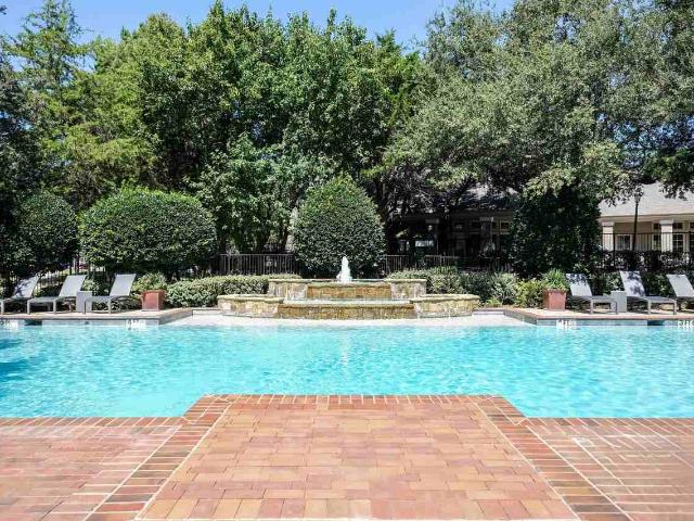 Stoneleigh on Spring Creek 3 Bedroom Apartment for Rent at 5501 Naaman Forest Blvd, Garland, TX 75044