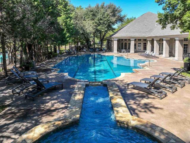 Stoneleigh on Spring Creek 3 Bedroom Apartment for Rent at 5501 Naaman Forest Blvd, Garland, TX 75044