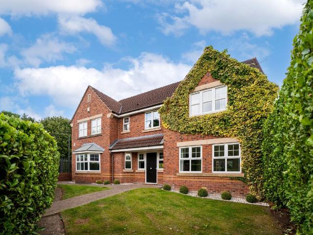 Stoneleigh Avenue, Moortown LS17, 4 bed detached house to rent, £3,495 pcm | PrimeLocation