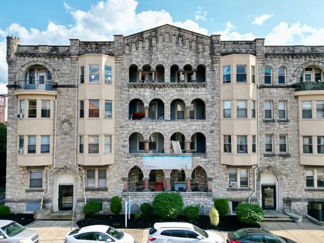 Stoneleigh Court Apartments 3 Bedroom Apartment for Rent at 4524 Walnut St, Philadelphia, PA 19139 Spruce Hill