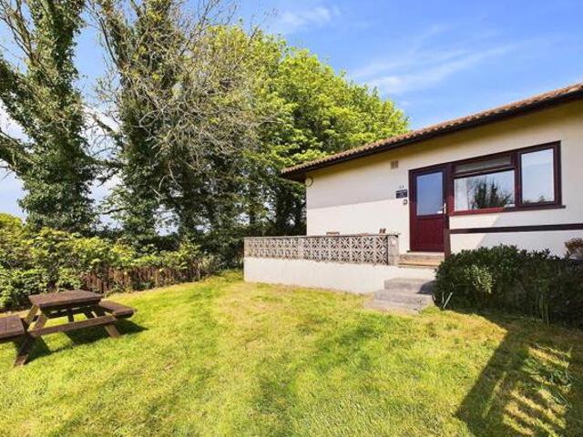 Stoneleigh Holiday Village, Weston, 2 Bedroom Apartment