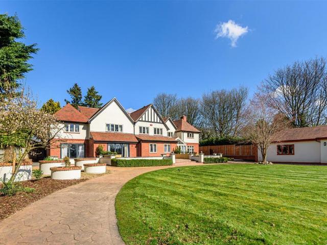 Stoneleigh Road, Coventry, CV4 7AD 2 bed apartment to rent £1,295 pcm £299 pw
