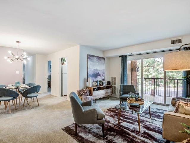 Stoneridge at Mark Center Apartment Homes 2 Bedroom Apartment for Rent at 5797 Rayburn Avenue, Alexandria, VA 22311 Larchmont Village Apartments West